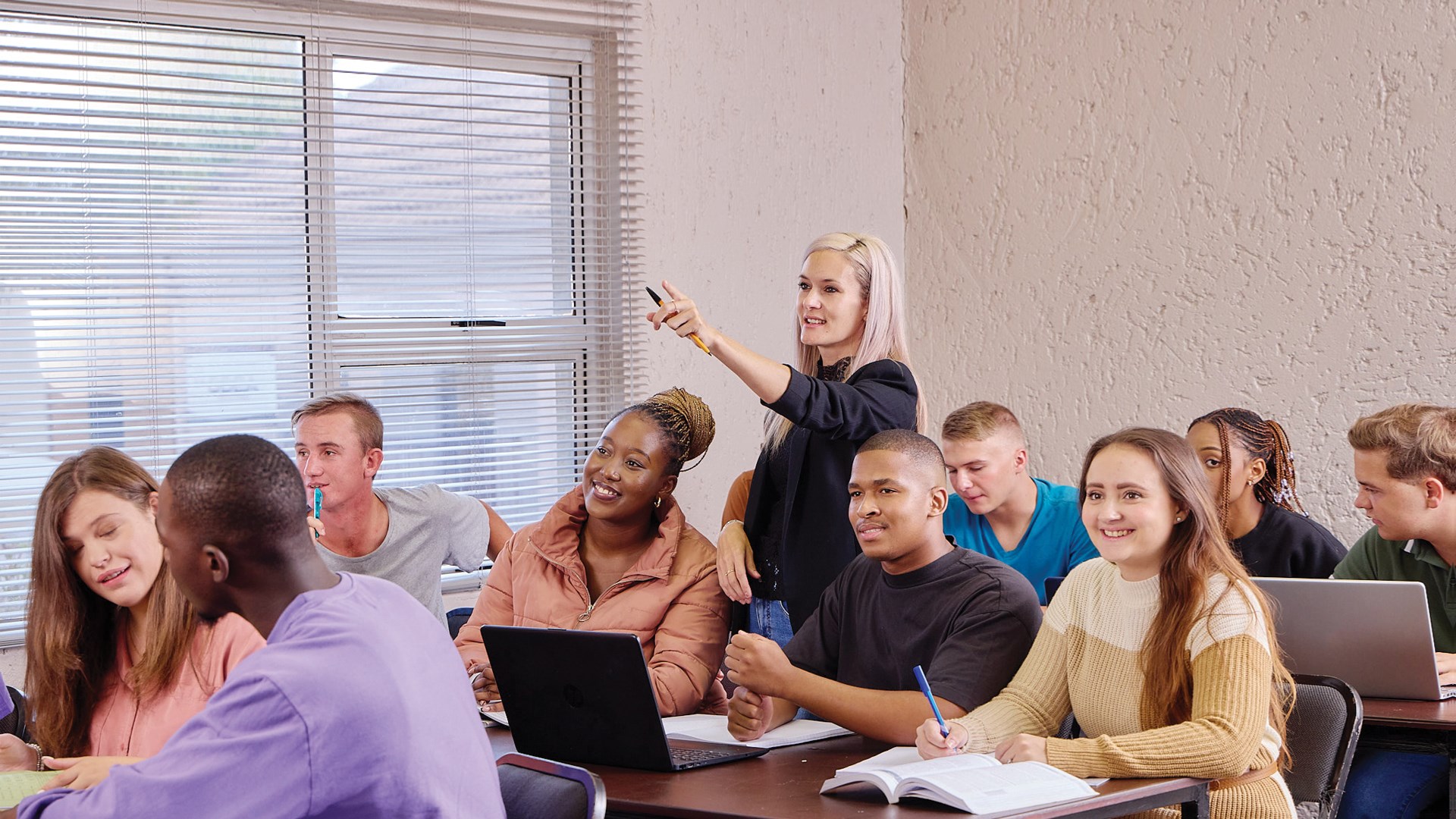 Independent Contractor (Lecturer) for Diploma in Interactive Visual ...